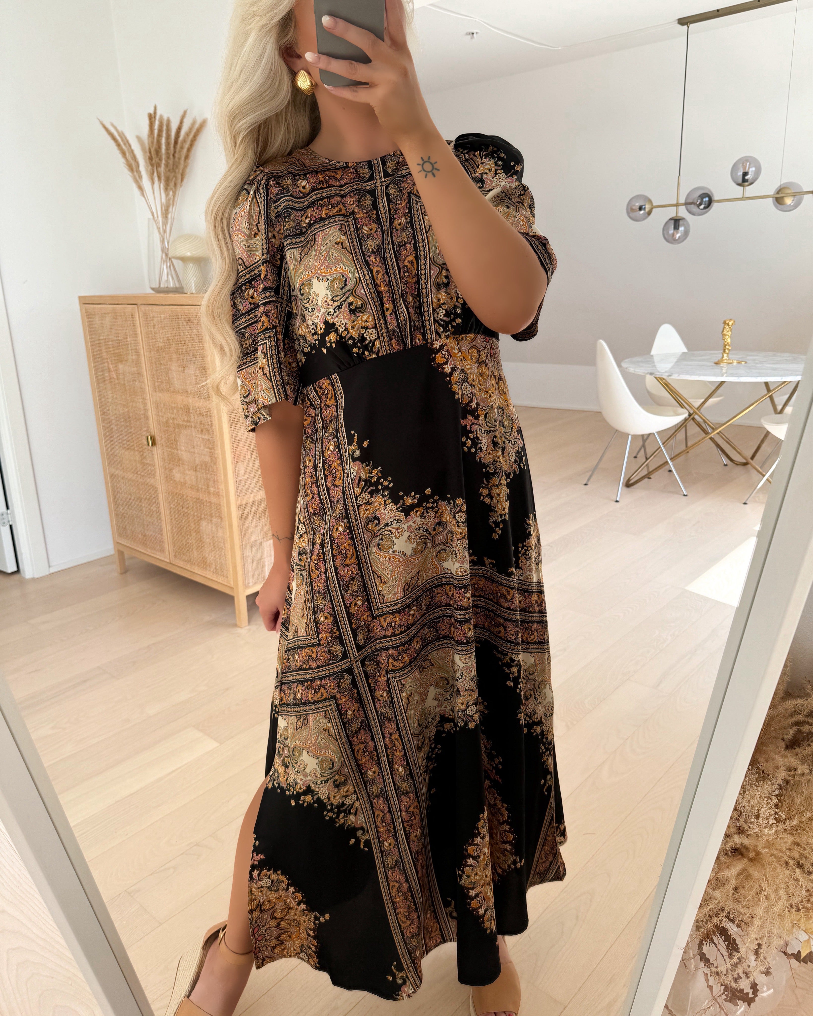 Love&Divine kjole love1158 black paisley – Dressforsuccess