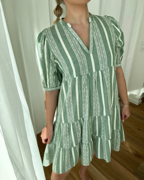 Sister’s Point kjole ibon green comb – Dressforsuccess